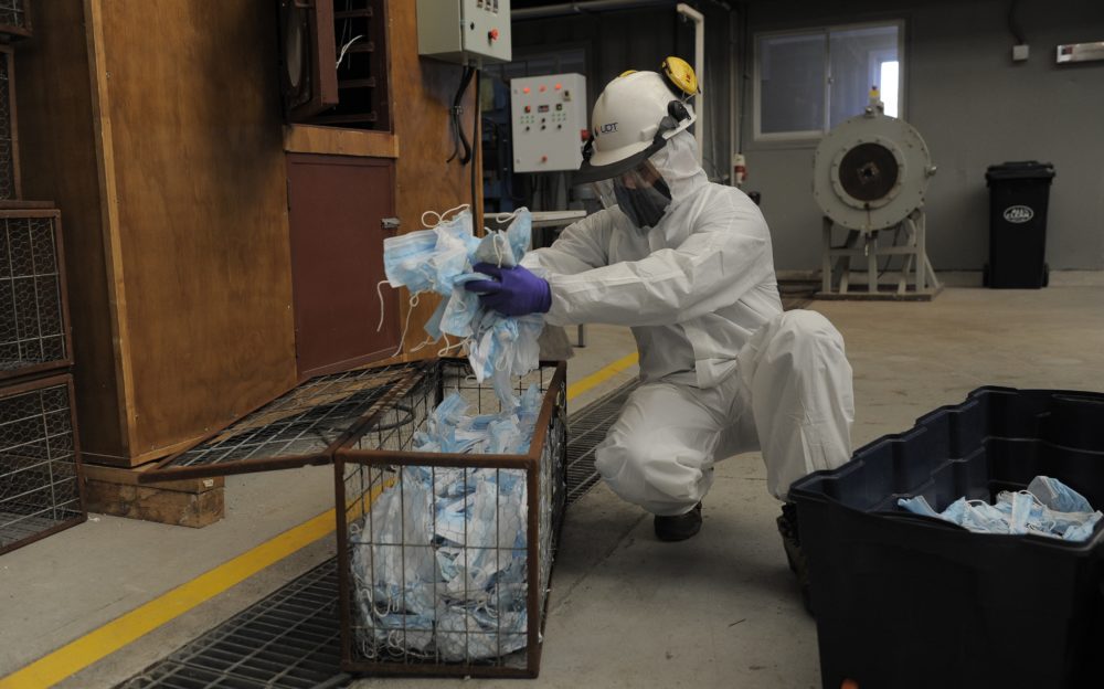 Innovador proyecto consigue reciclar mascarillas plásticas y las ...